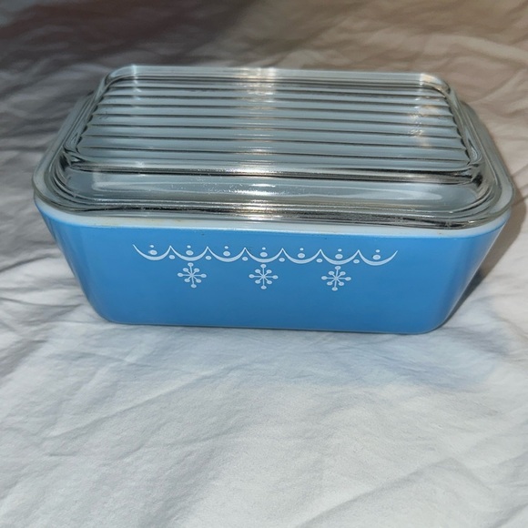 Pyrex | Kitchen | A Pyrex Garland 52 Fridge Box With Pyrex Fitted Glass ...